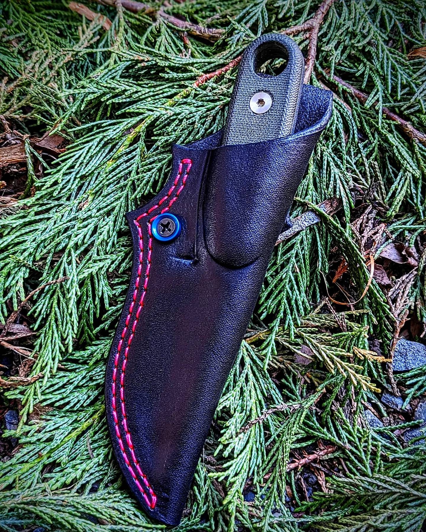 Esee Izula II sheath, custom vertical carry leather sheath