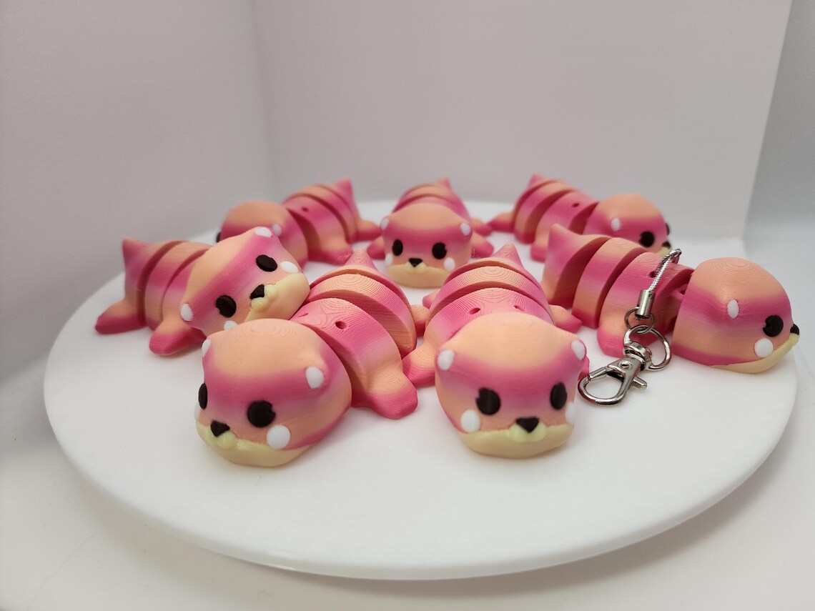 Pink Gradient Summer Color Articulated Otter Keychain – 3D Printed ...