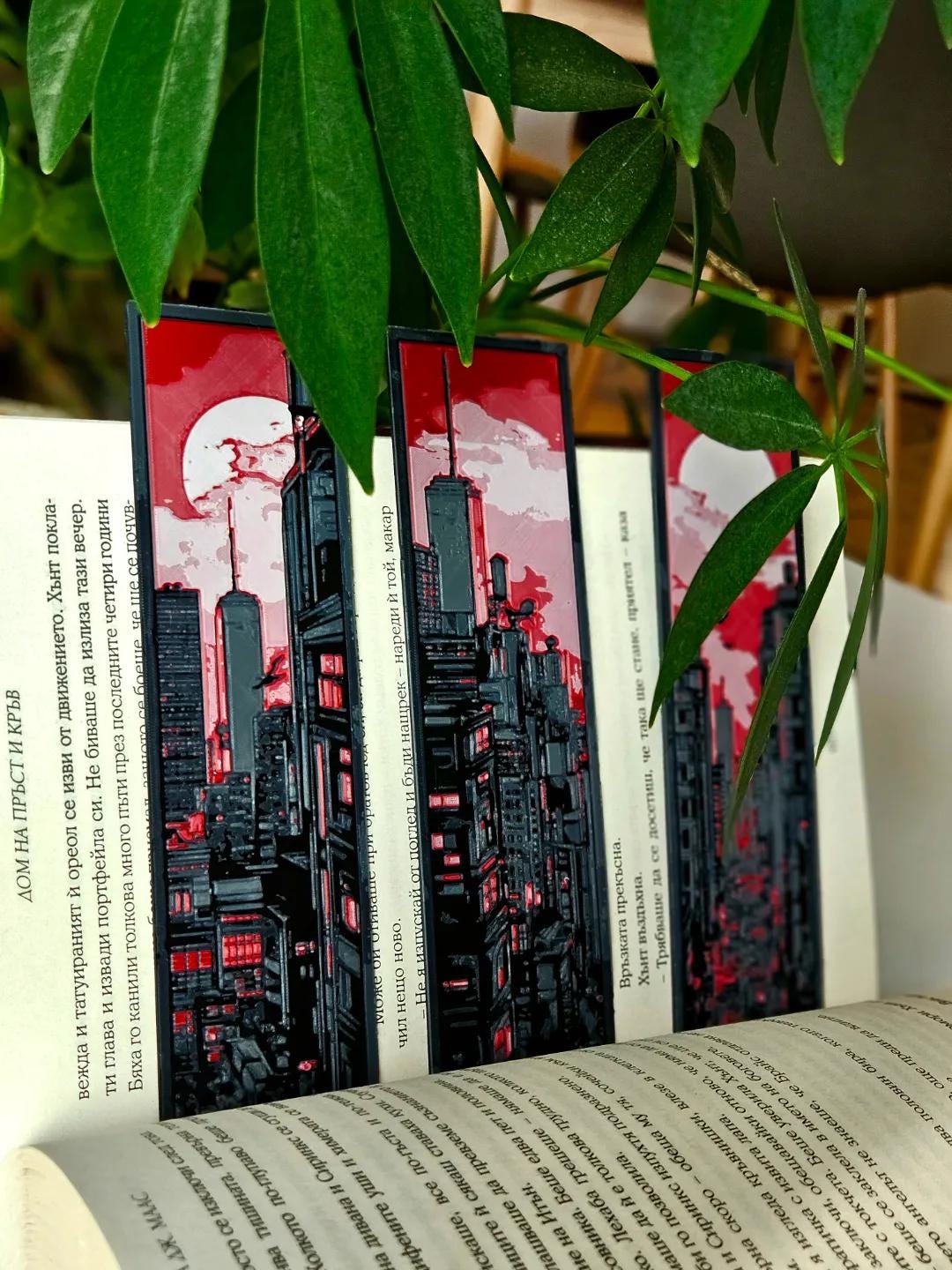 Endless Metropolis Bookmark Set – Hue-themed Futuristic Cityscape (3 ...