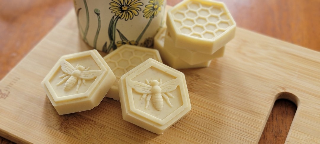 Honeycomb Bee Soap Favors – Honey Almond Scented Oatmeal Soap - Etsy