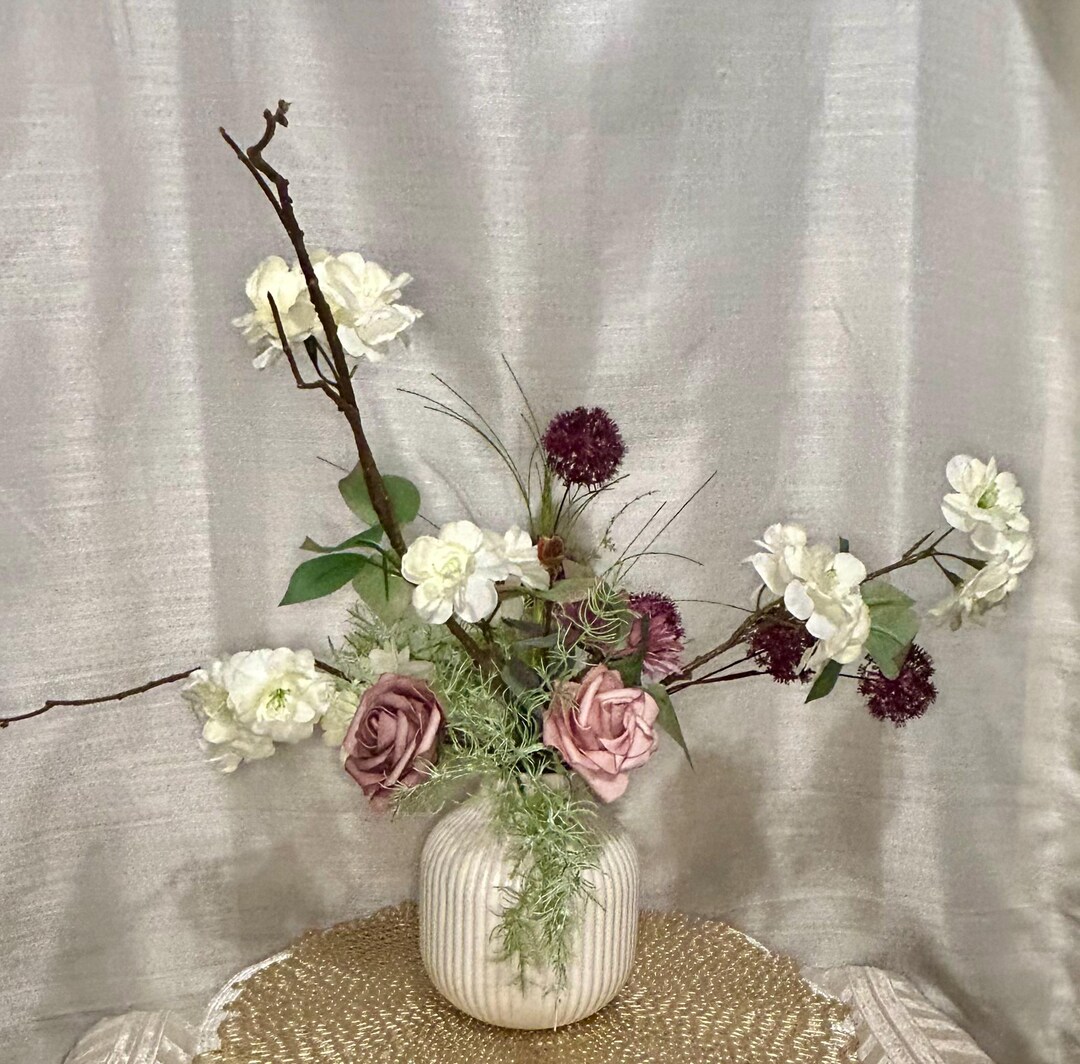 Modern Faux Floral Arrangement – Elegant Centerpiece for Weddings ...