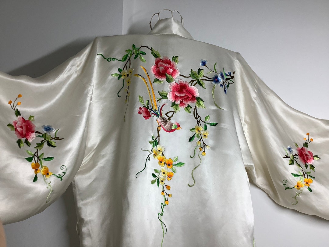 Vintage 1940s Asian Hand Embroidered Robe Kimono Oriental Birds Florals ...