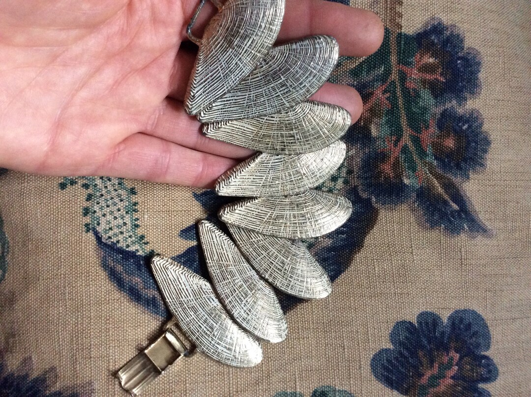 Vintage 50s Shell Design Bracelet Cream Silver Wide Panelled Carved ...