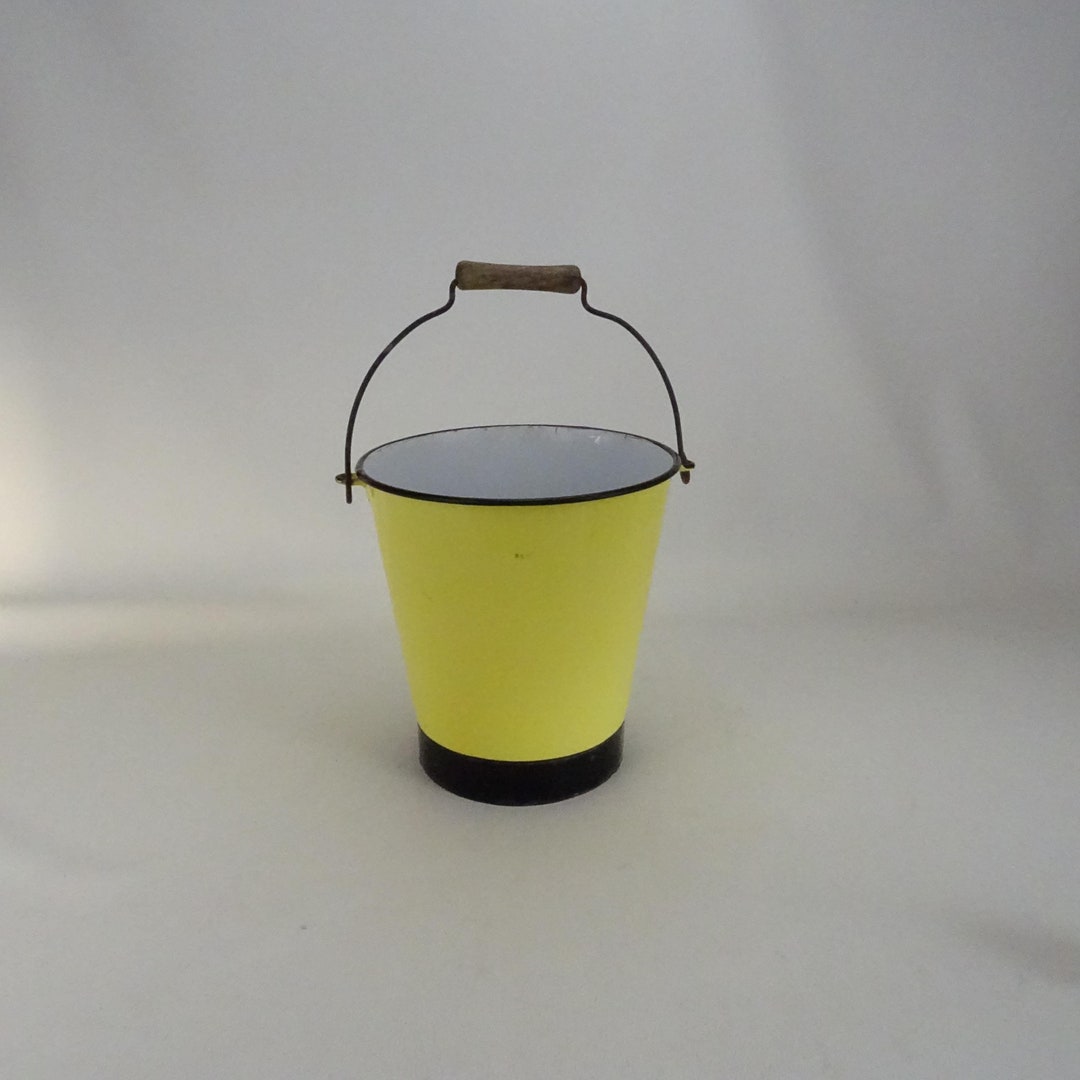 Small Old Enamelled Sheet Metal Bucket / Vintage Kitchen Decoration ...