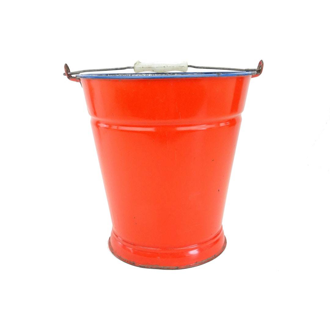 Old Bucket in Enamelled Sheet Metal / Vintage Kitchen Decoration ...
