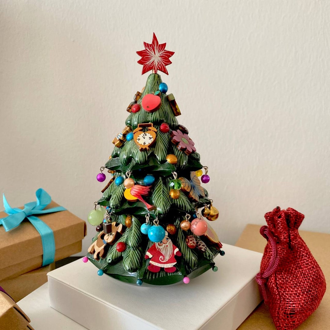 Christmas Decoration: Amazing Wobble Xmas Tree • Awesome Handmade ...