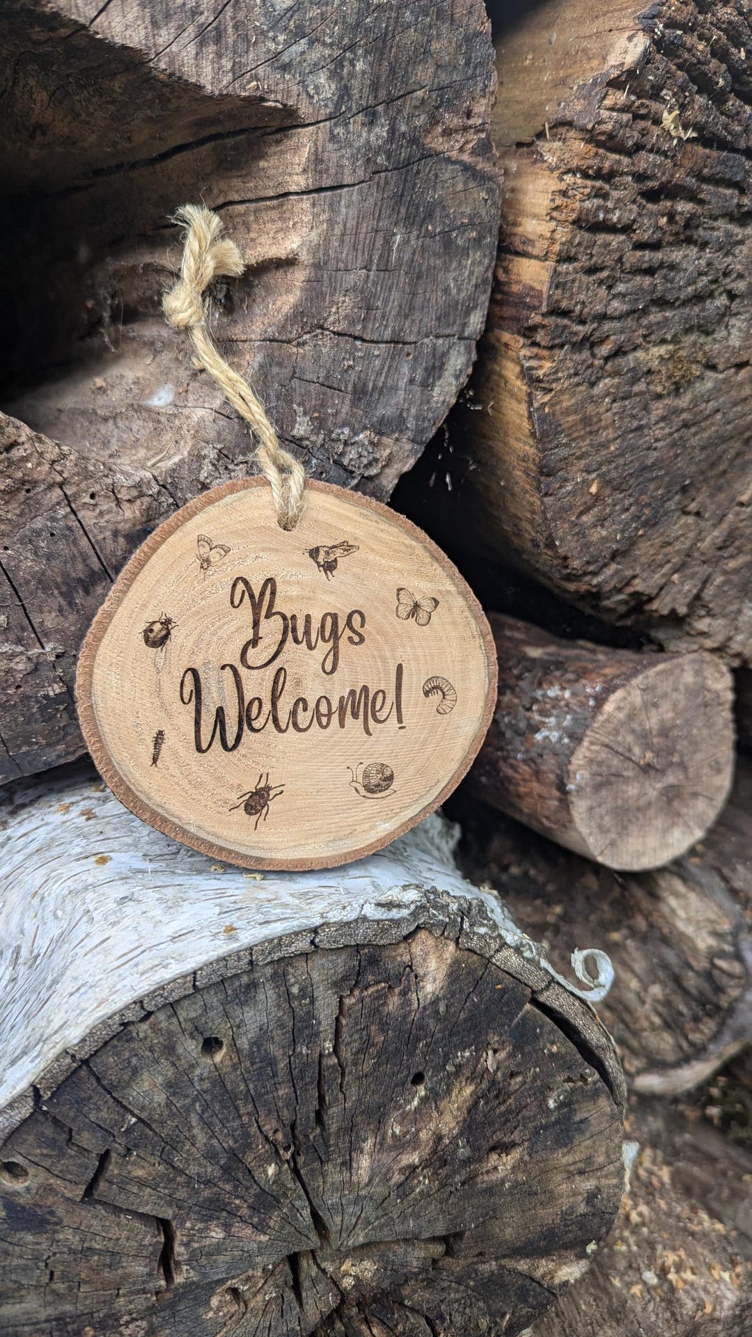 BUGS WELCOME Sign - Natural Rustic Wood Slice Plaque | Gift | Friend ...