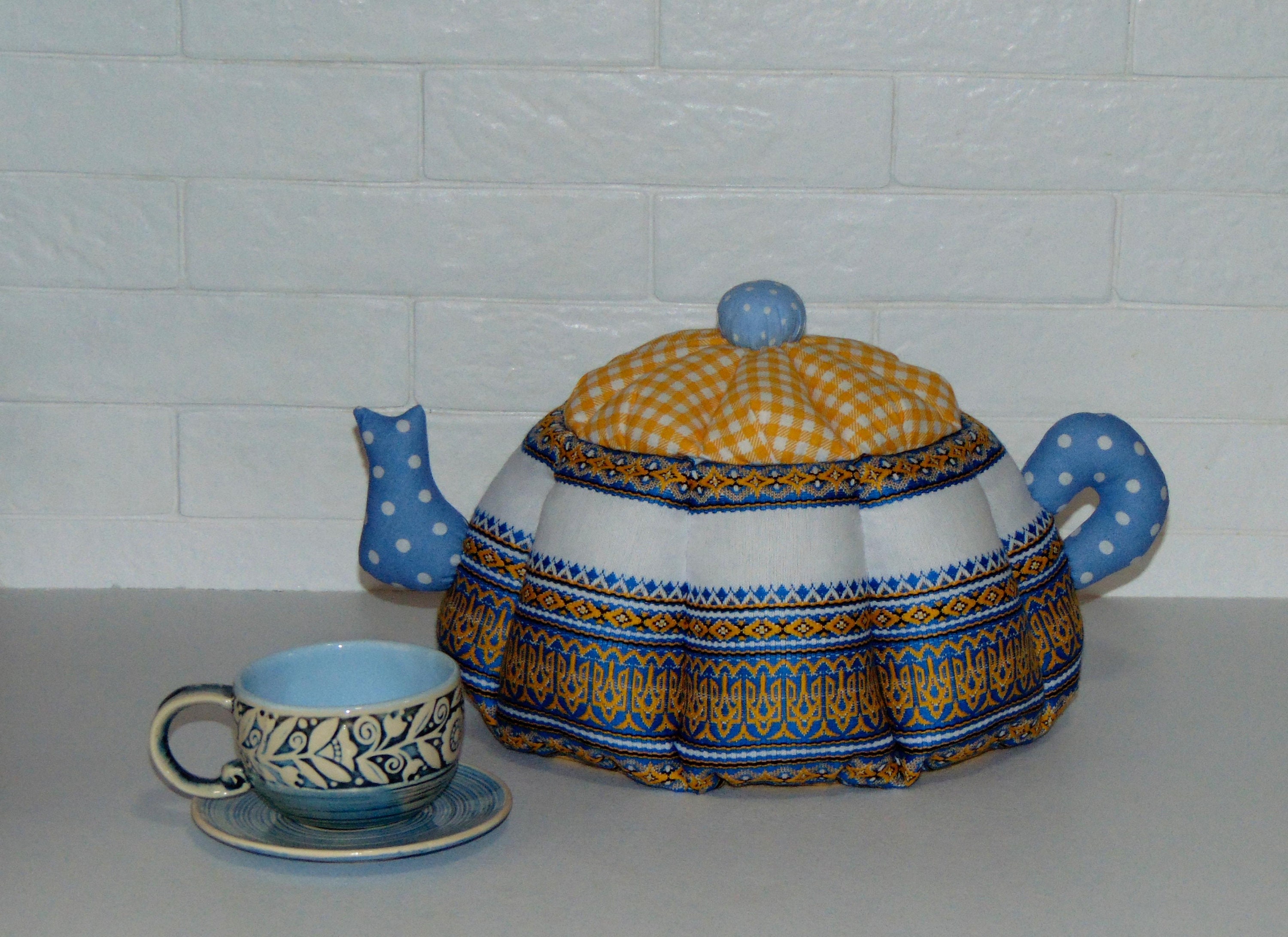 Ukrainian Teacozy With National Coat of Arms, Yellow and Blue Teapot ...