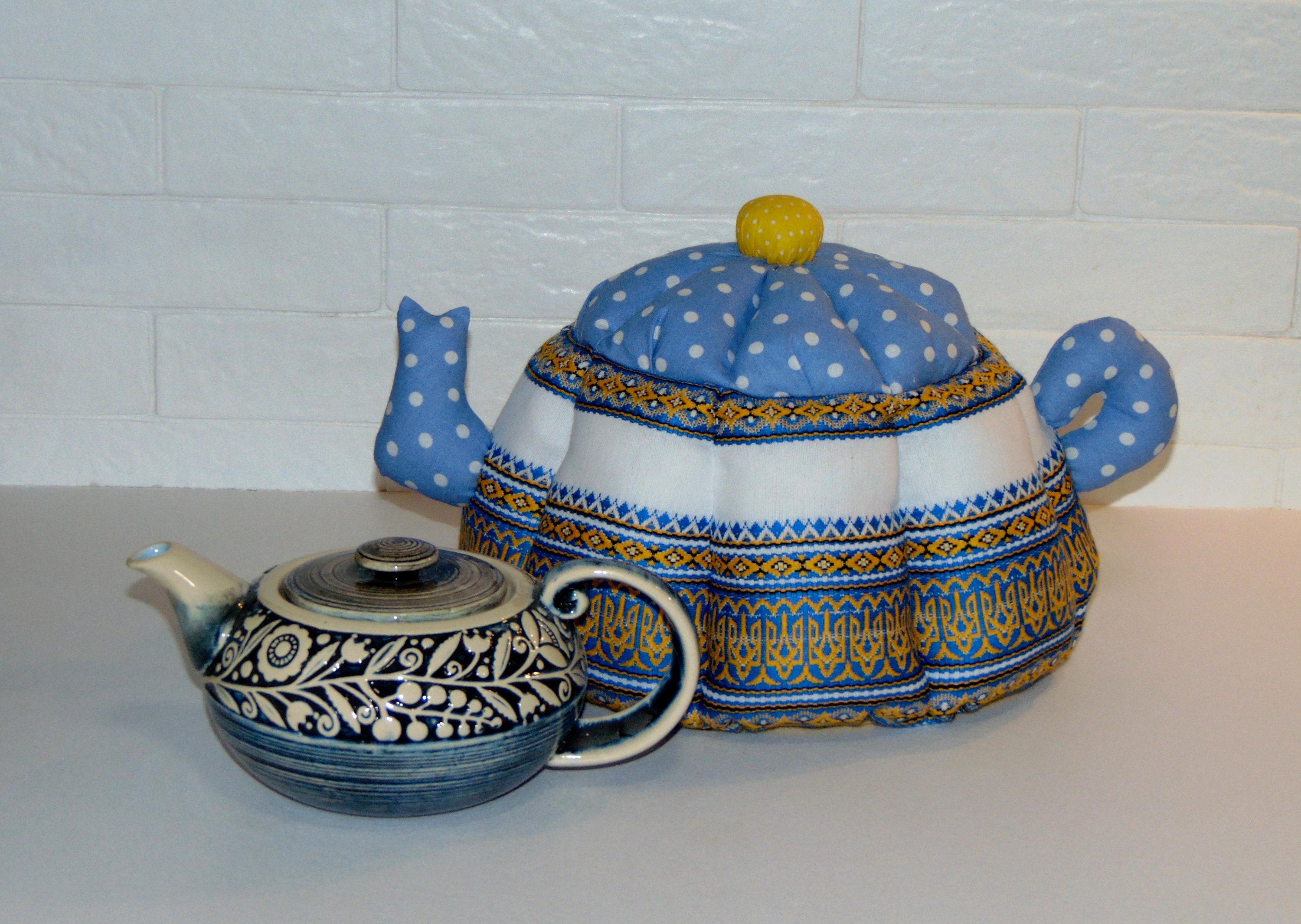 Ukrainian Teacozy With National Coat of Arms, Yellow and Blue Teapot ...
