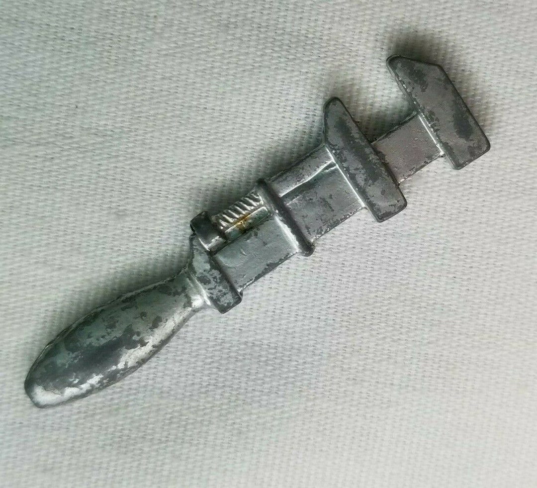 Clue 1950 Replacement Wrench Board Game Piece Part Weapon Token Vintage ...