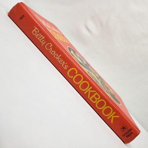 Betty Crocker's Cookbook Red Pie Cover Hardcover 1972 12th Printing ...