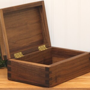 Dovetail Keepsake Box, Walnut Wood Box, Memory Box Walnut, Alligator ...