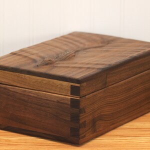 Dovetail Keepsake Box, Walnut Wood Box, Memory Box Walnut, Alligator ...