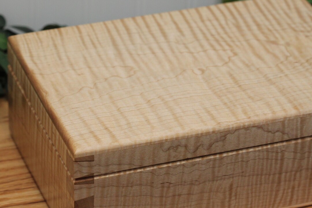 Dovetail Keepsake Box, Curly Maple Wood Box, Memory Box Maple - Etsy