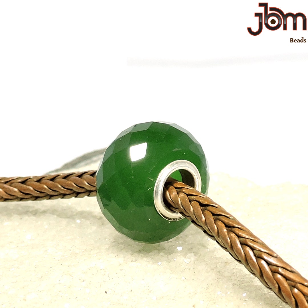 Contas de pedras preciosas incríveis Contas de jade verde facetadas com ...
