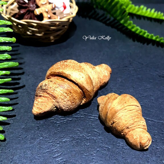 Polymer Clay Croissant, Croissant Clay Charm, Croissant Beads, Handmade ...