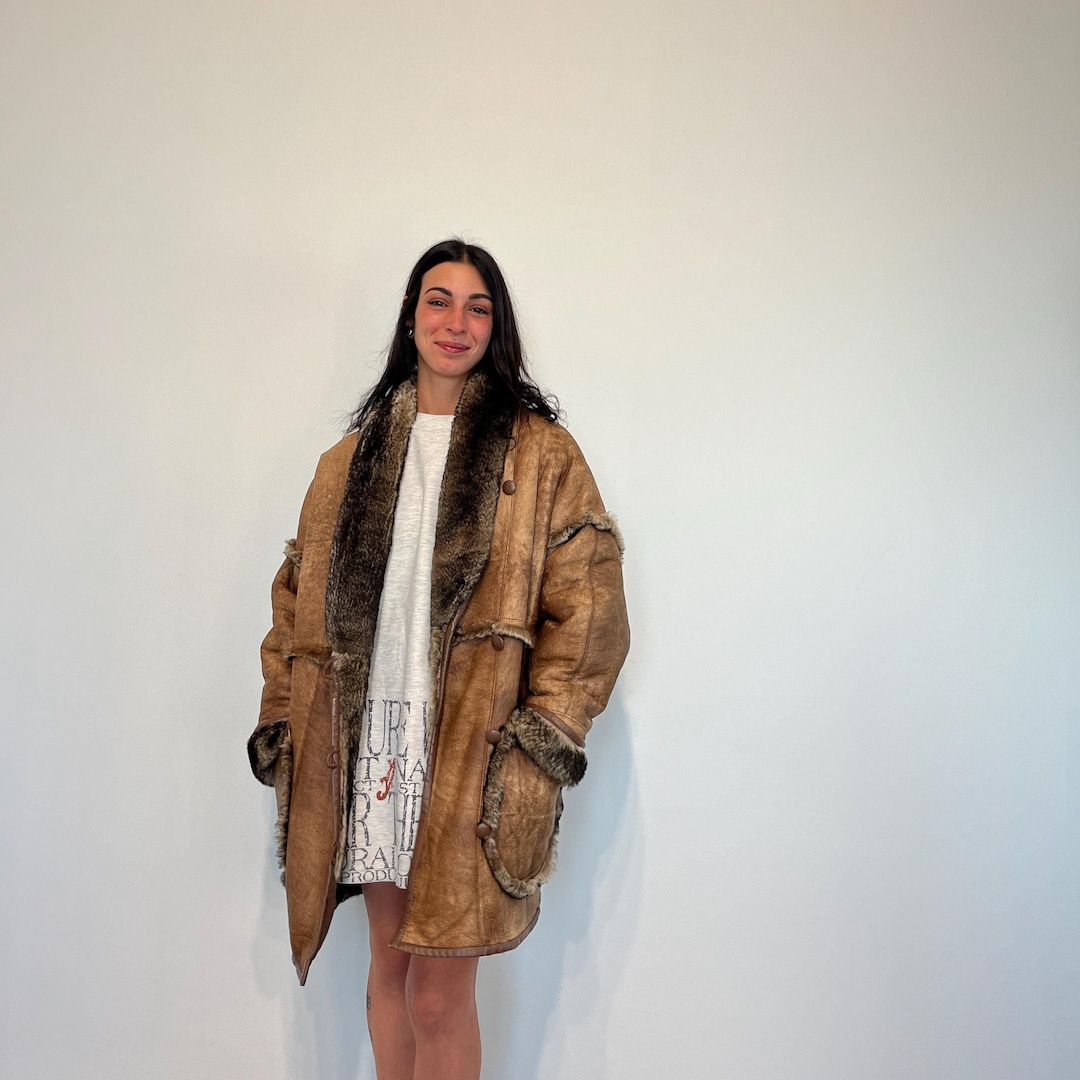 Shearling Muflone Vintage / Vintage Women's Sheepskin Fur / Vintage ...