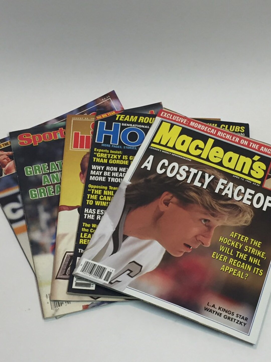 5 Hockey Magazines Featuring Wayne Gretzky Plus Newspaper Clippings ...
