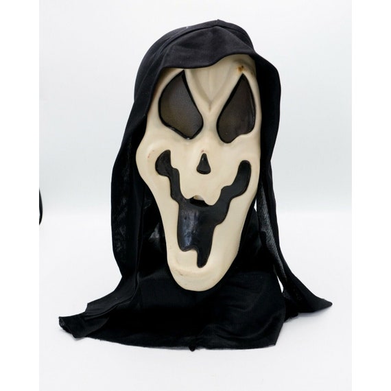 Scream Mask Smiling