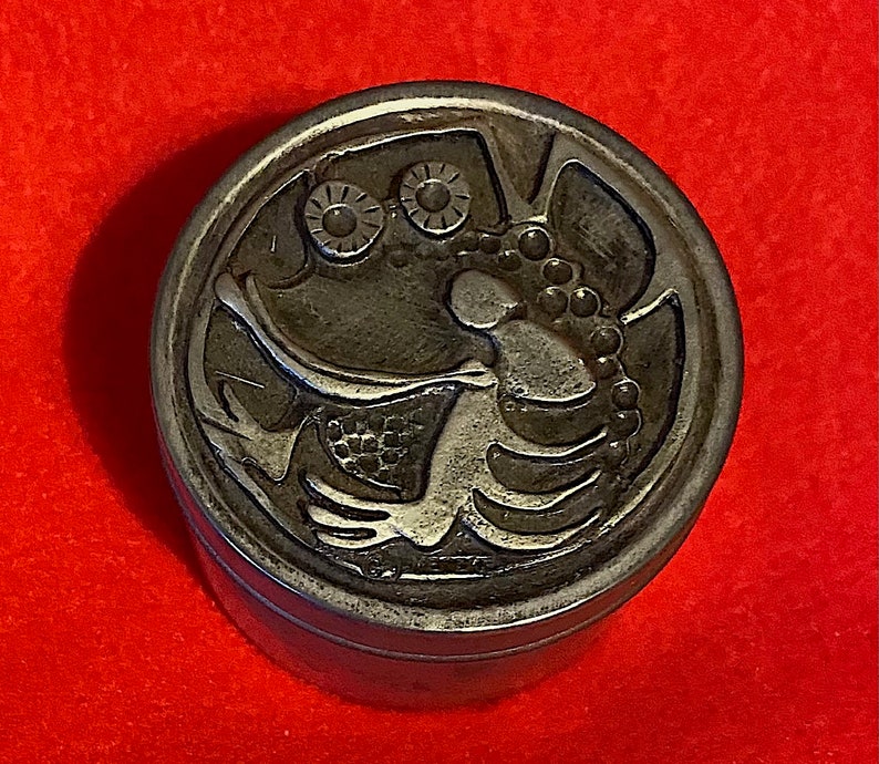 Unique Collectibles Duo! Vintage "makkum" Plate & Unusual "metzke" Tin ...