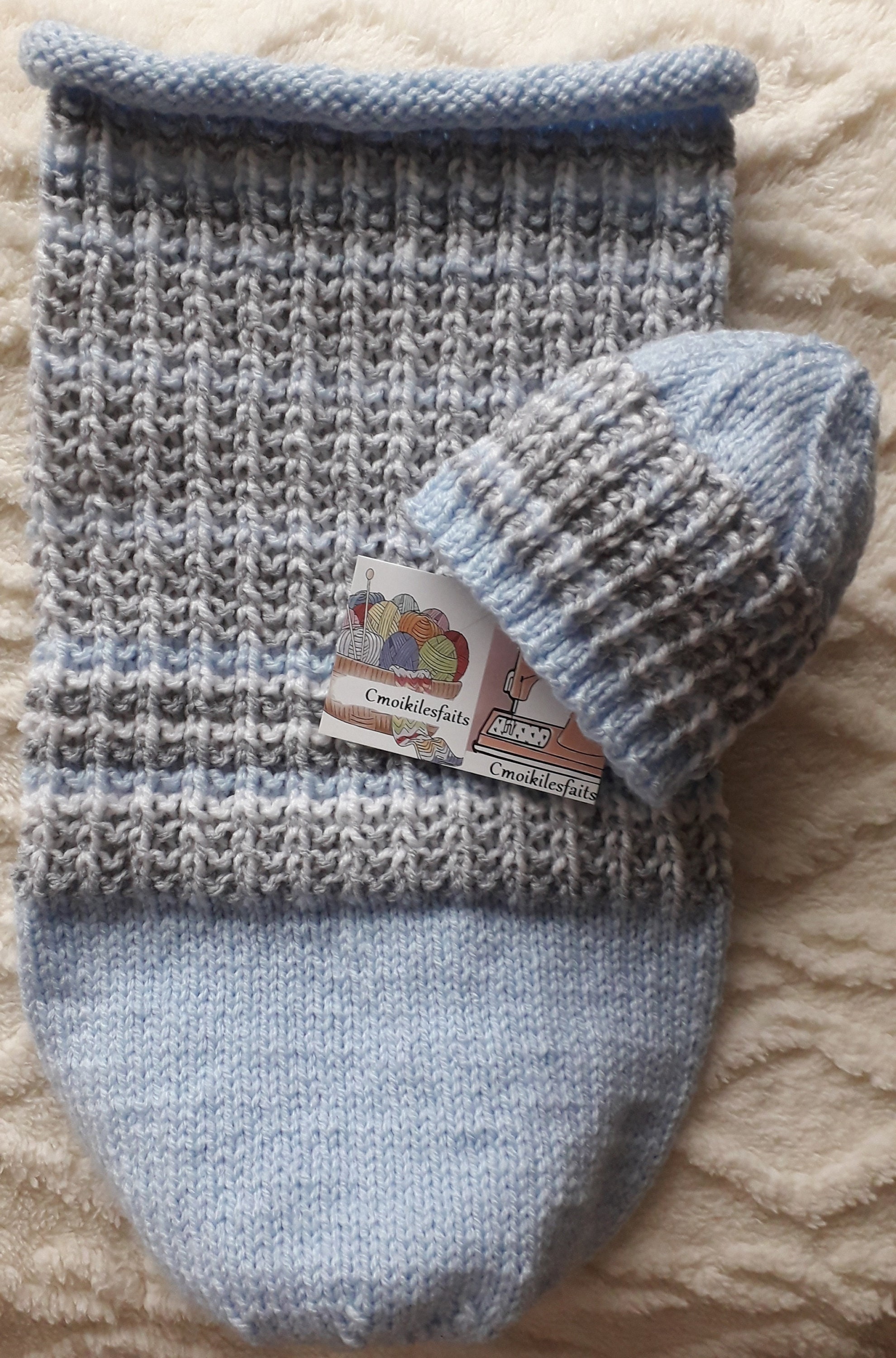 Cocon, cocon de naissance, chaussette d'emmaillotage, cocon tricoté main, cocon de sommeil ...