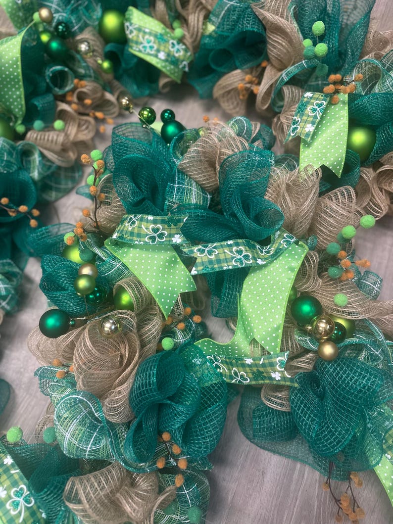 St. Patrick's Day Shamrock Garland, Emerald Green & Gold Swag, Irish ...