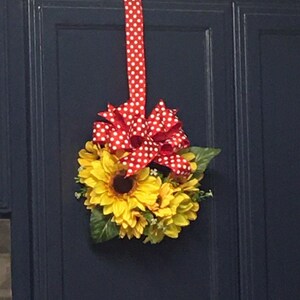 Sunflower Mini Wreath, Small Sunflower Wreath for Apartment, Large ...