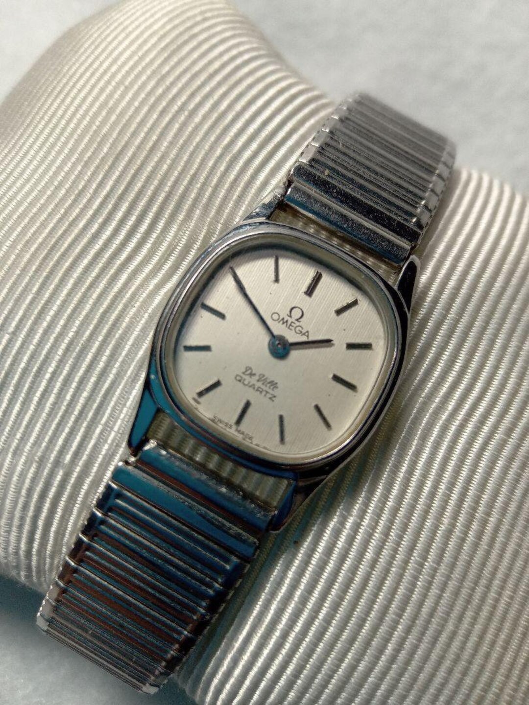 Vintage Omega De Ville Cal.1387 Quartz Watch / Vintage Omega - Etsy