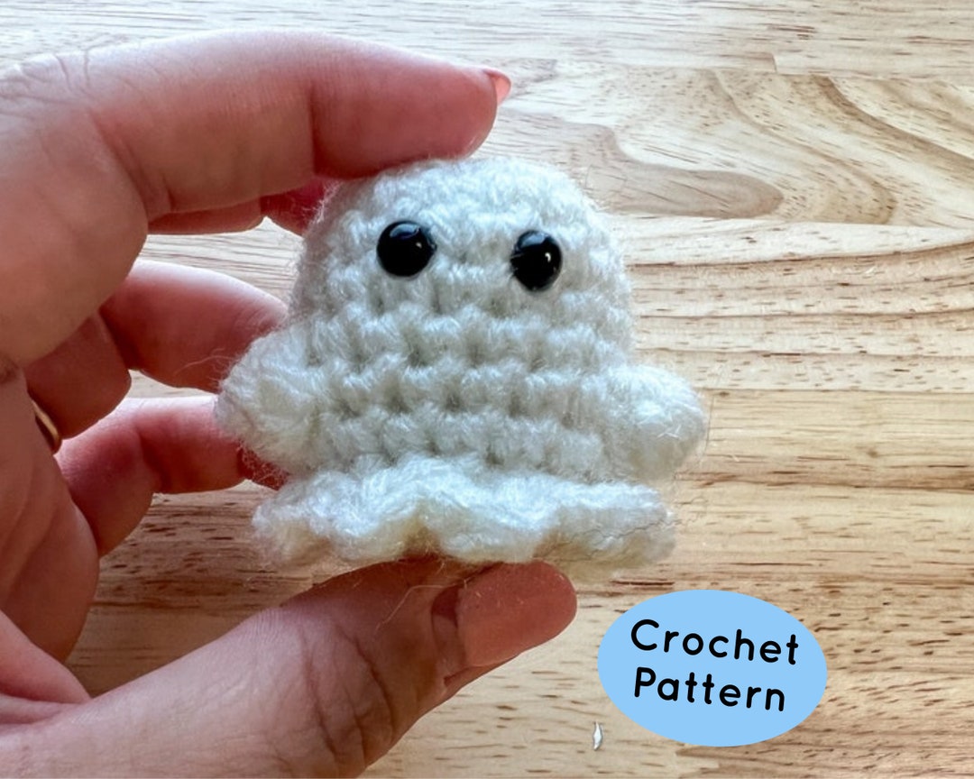 Mini Ghost Crochet Pattern, No Sew Ghost Plush Pattern, Amigurumi Ghost ...