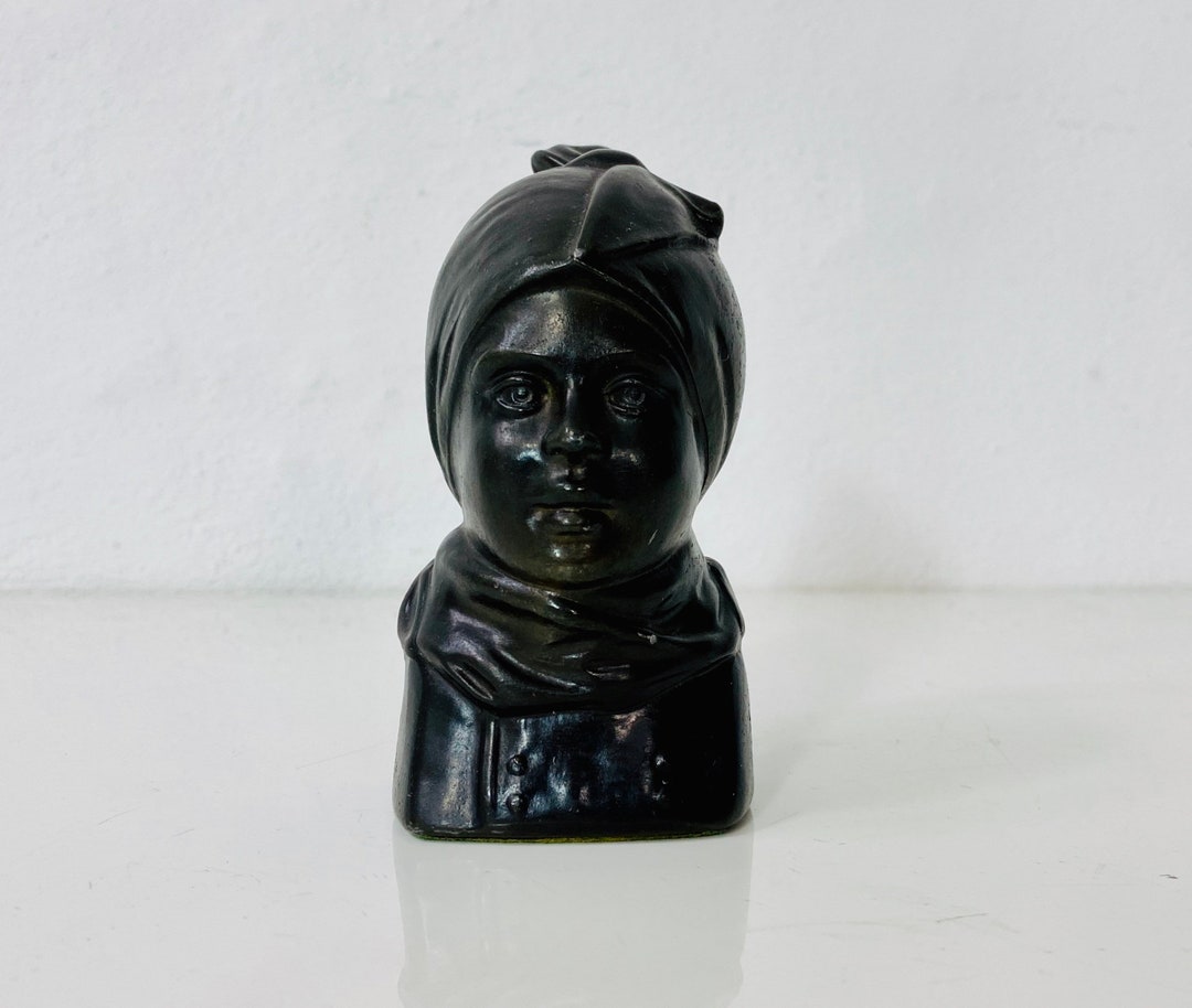 A Miniature Bust of a Fanoe Girl by Emil Carl Ruge for Just Andersen - Etsy