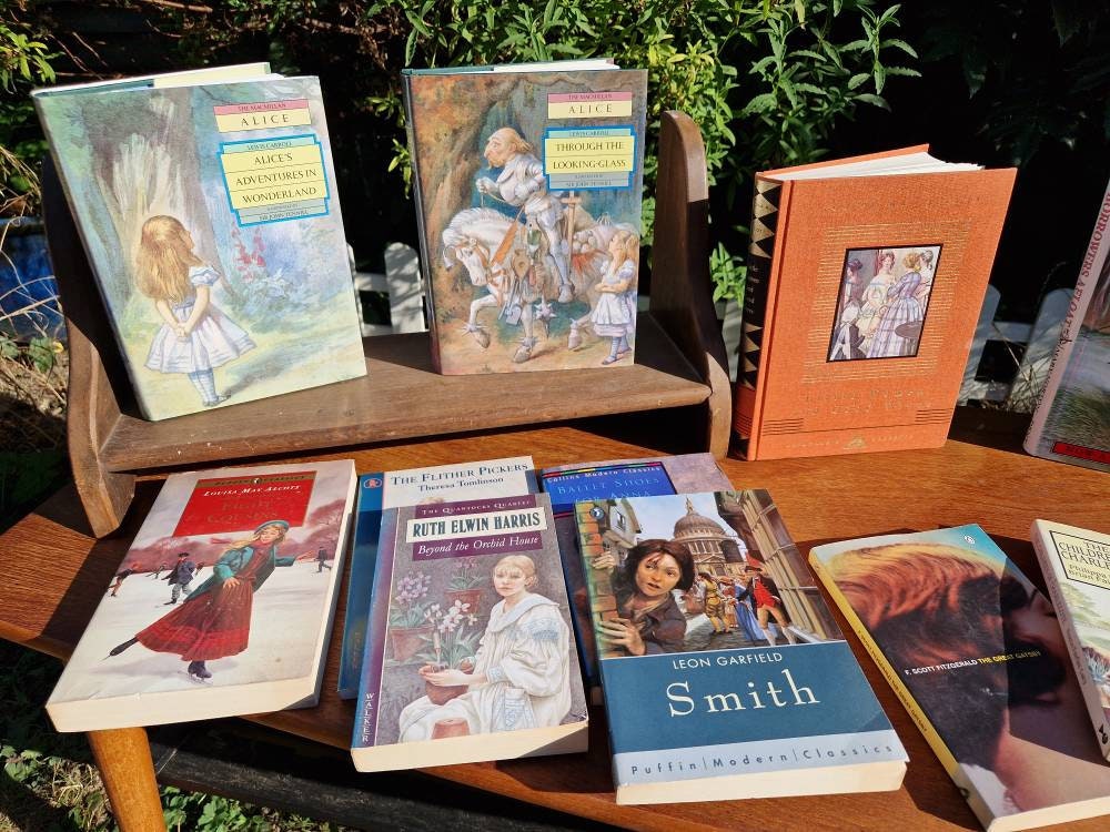 Gorgeous Collection of 11 Classic Used Vintage Children's Books. One ...