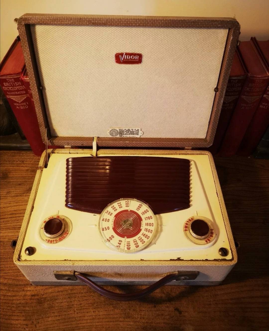 Vidor CN430 Valve Radio Vintage Long Wave Medium Wave Retro Tube ...