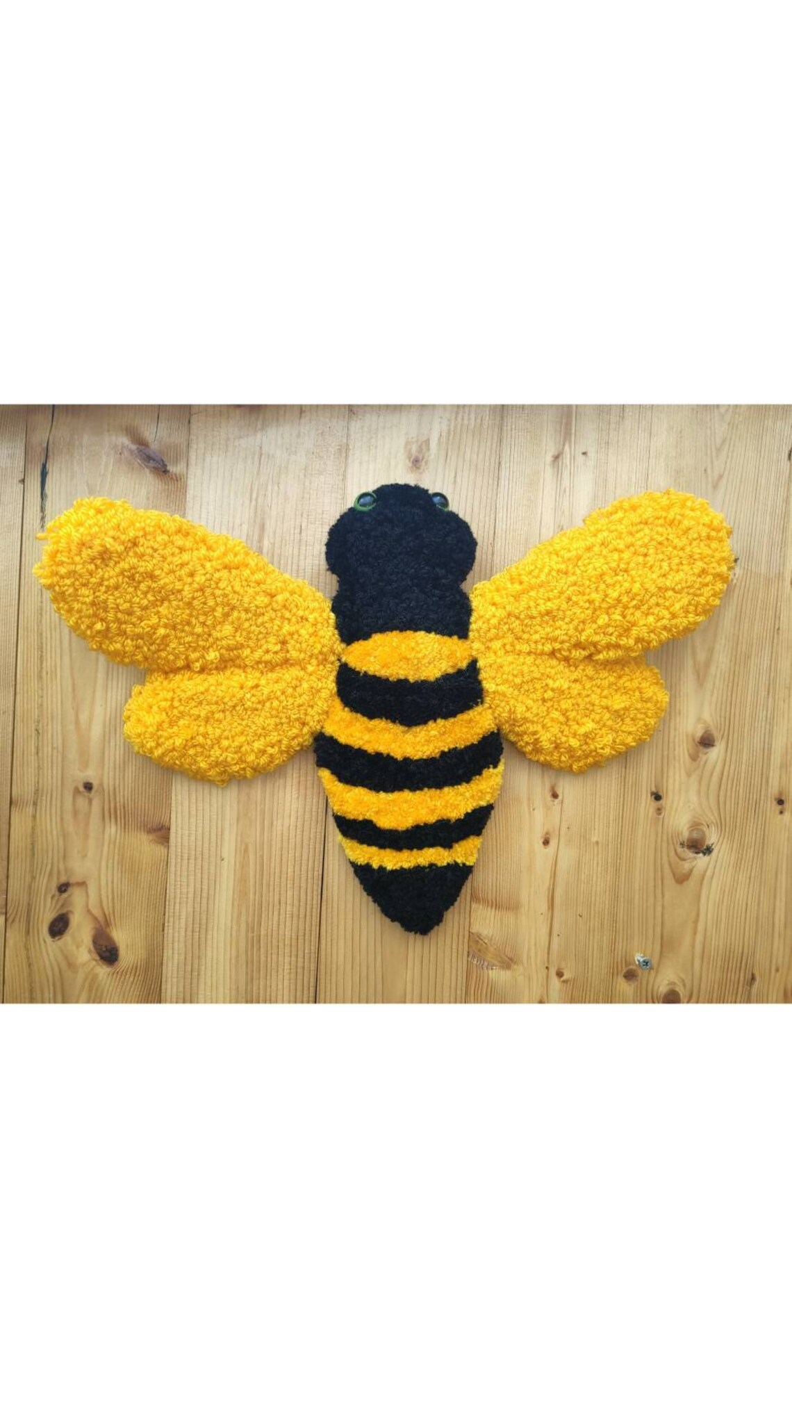 Tufted Bee, Wall Decor, Punch Needle Bee, Handmade Home Decor - Etsy