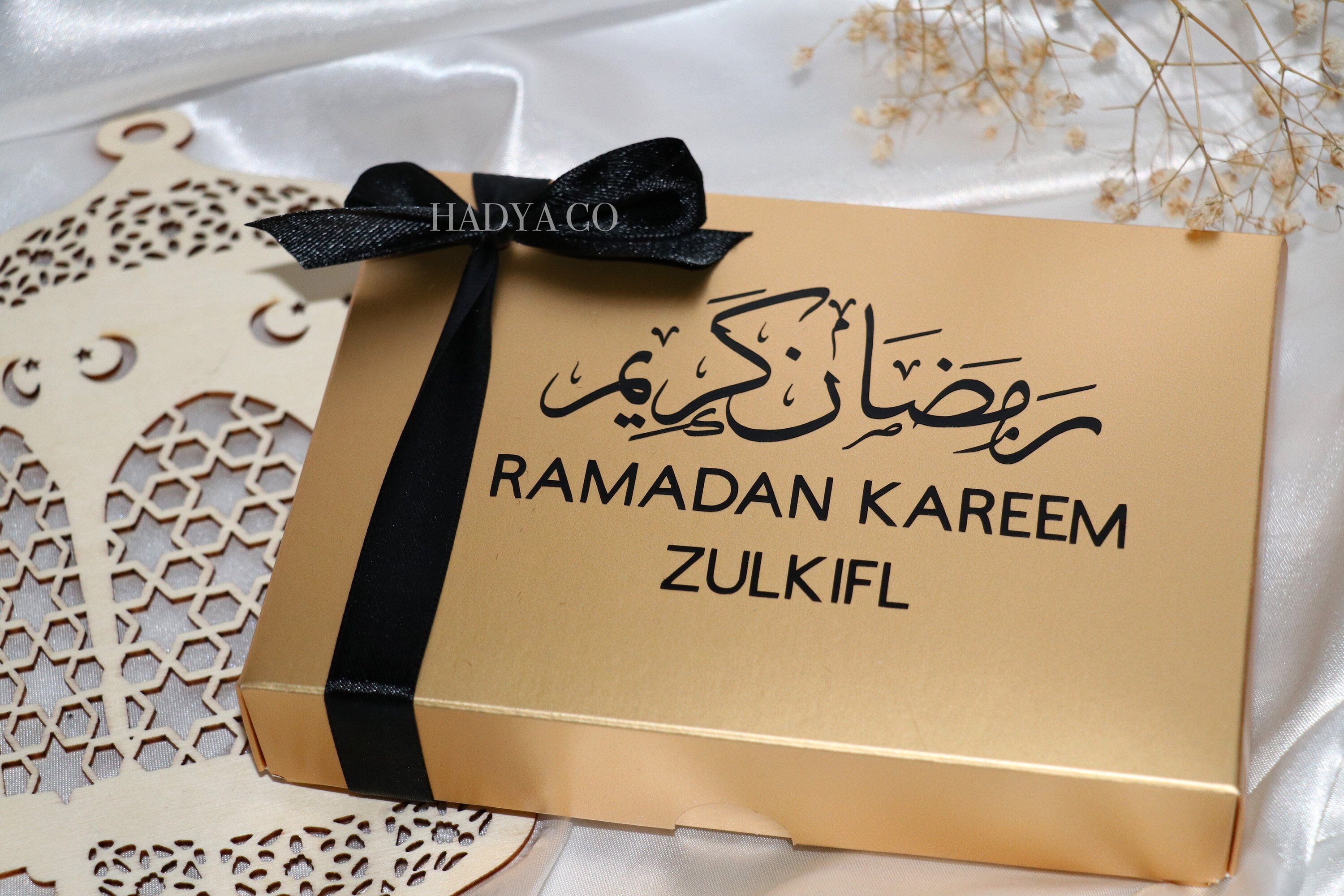 Gift of Iftar Giftbox Filled With Zam Zam Water, Medjool Dates and ...