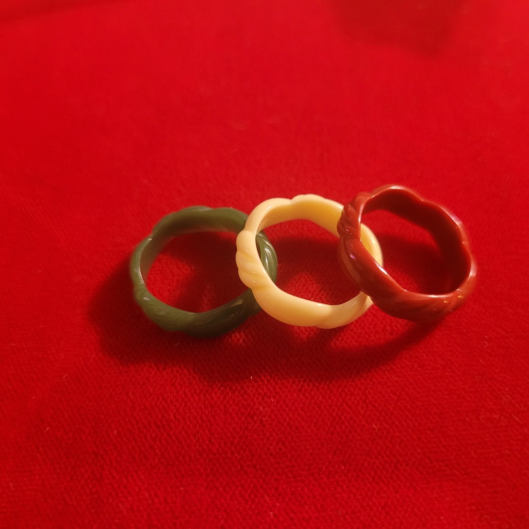 Set of Vintage Plastic Rings, Estate Jewelry, Costume Jewelry, Lucite ...