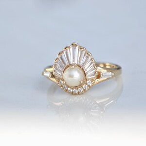 Cluster Pearl Shell Ring, Art Deco Shell Ring , Vintage Pearl Baguette Ring, 18k Gold Pearl Ring ...