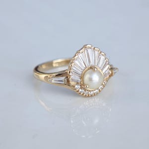 Cluster Pearl Shell Ring, Art Deco Shell Ring , Vintage Pearl Baguette Ring, 18k Gold Pearl Ring ...