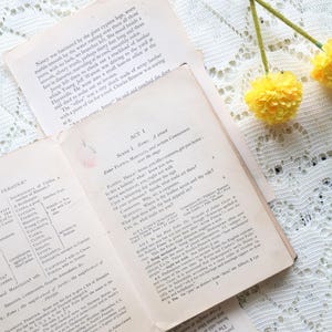 Vintage Tiny Book - Julius Caesar - Etsy