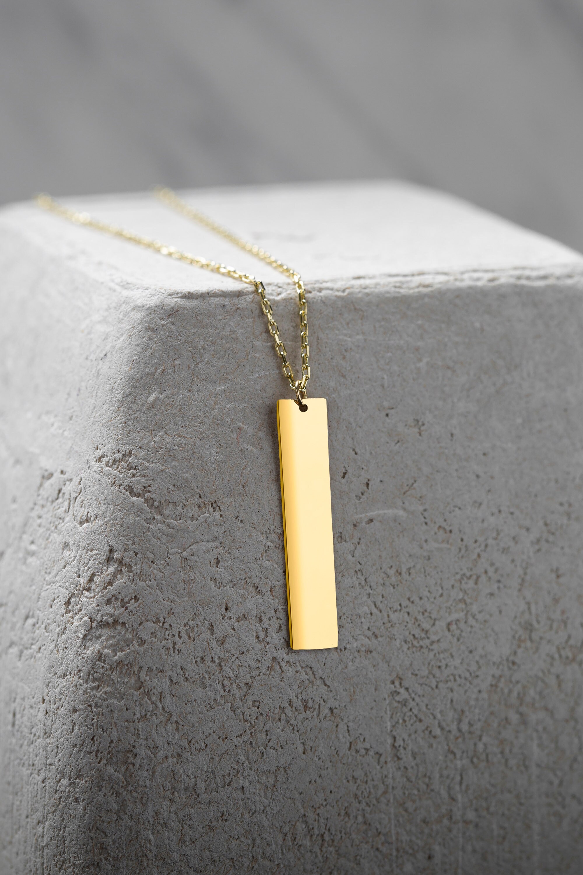 14K Solid Gold Vertical Bar Necklace: Personalized Name Plate - Etsy