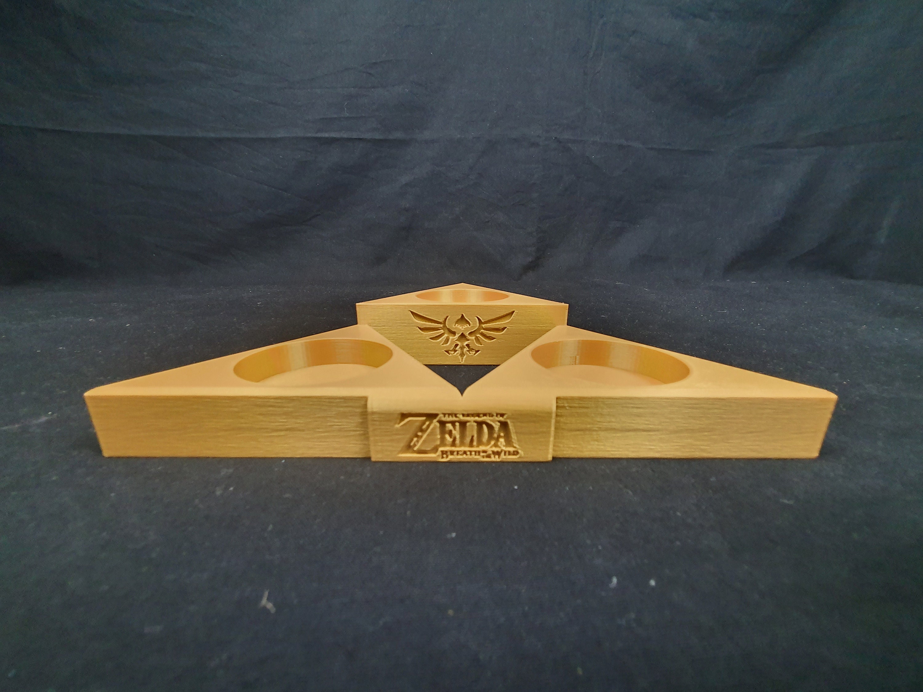 Amiibo Triforce Stand Gold. - Etsy