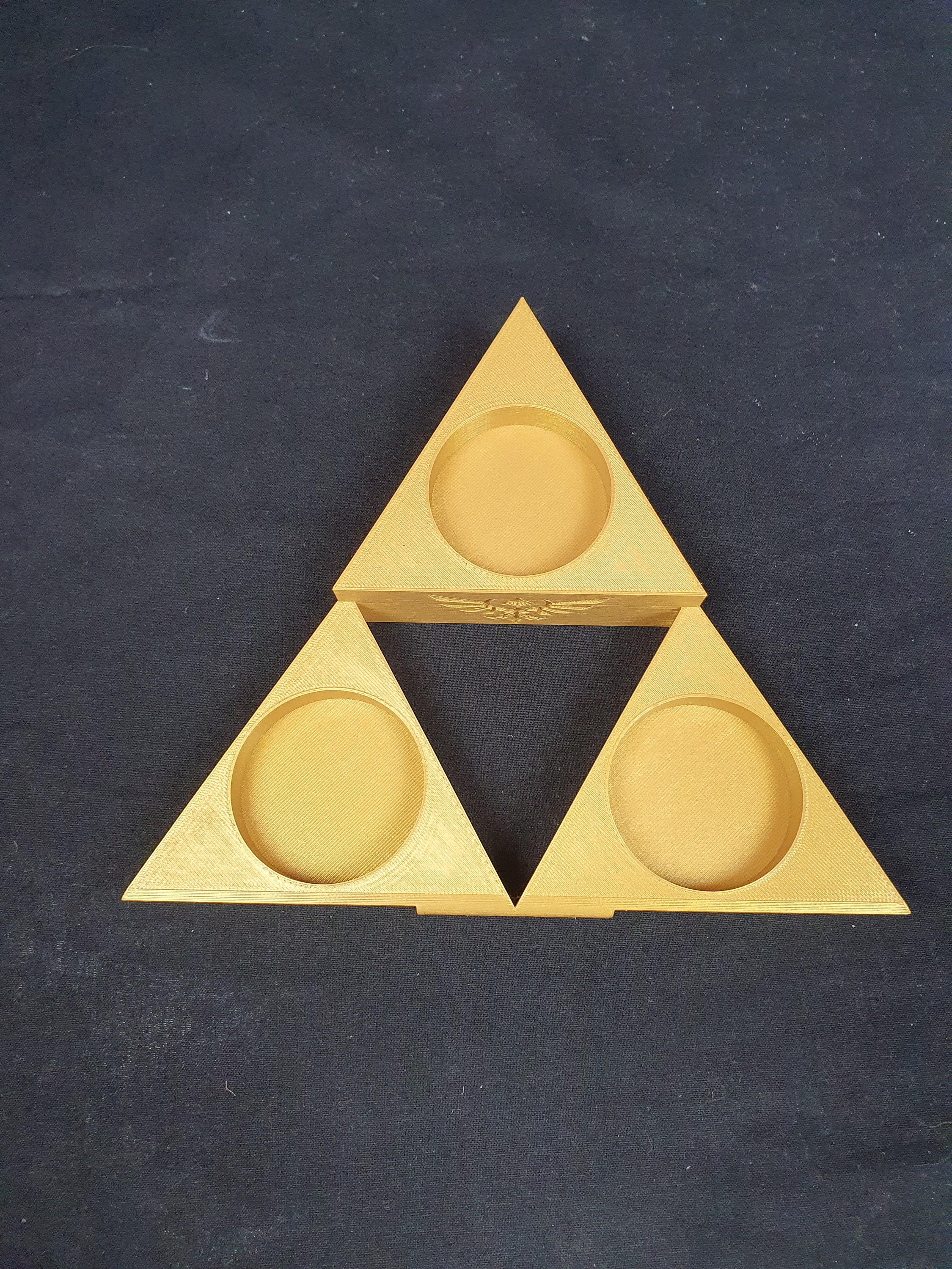 Amiibo Triforce Stand Gold. - Etsy