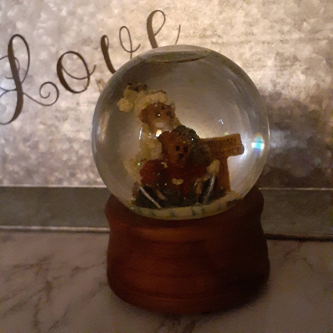 Vintage 1996 the Boyd's Collection Snow Globe Skater's Waltz 2 Bears on ...