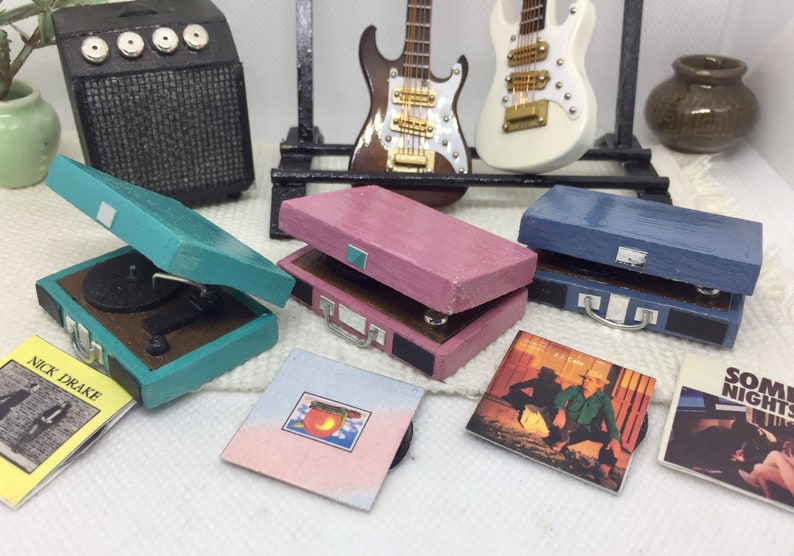 Miniature Dollhouse Vintage-inspired Record Player - Etsy