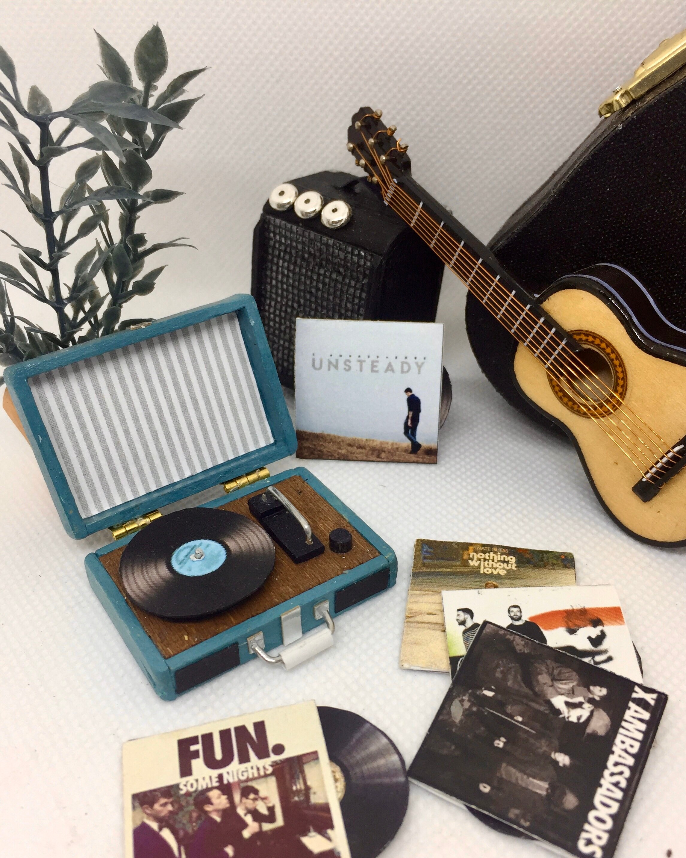 Miniature Dollhouse Vintage-inspired Record Player - Etsy