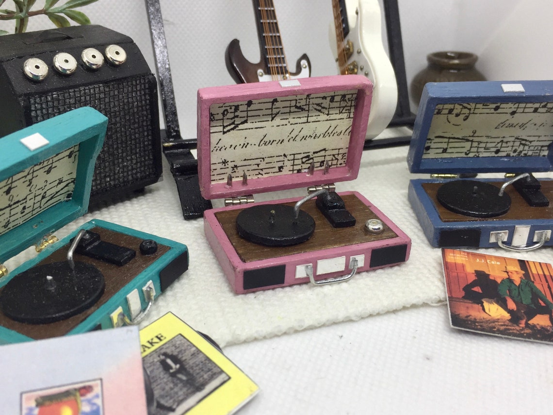 Miniature Dollhouse Vintage-inspired Record Player - Etsy
