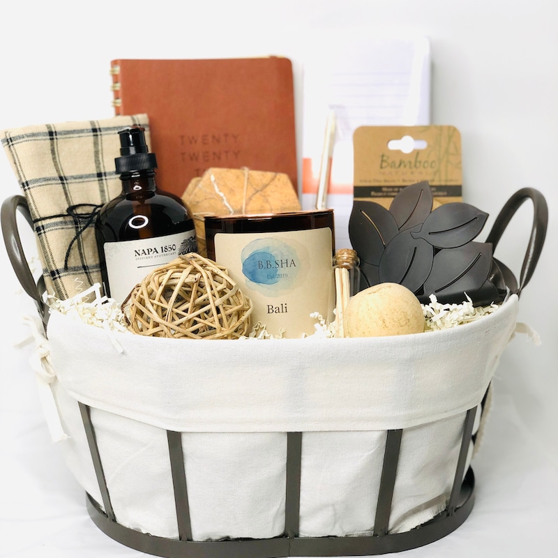 Client Gifts - 60+ Gift Ideas for 2025