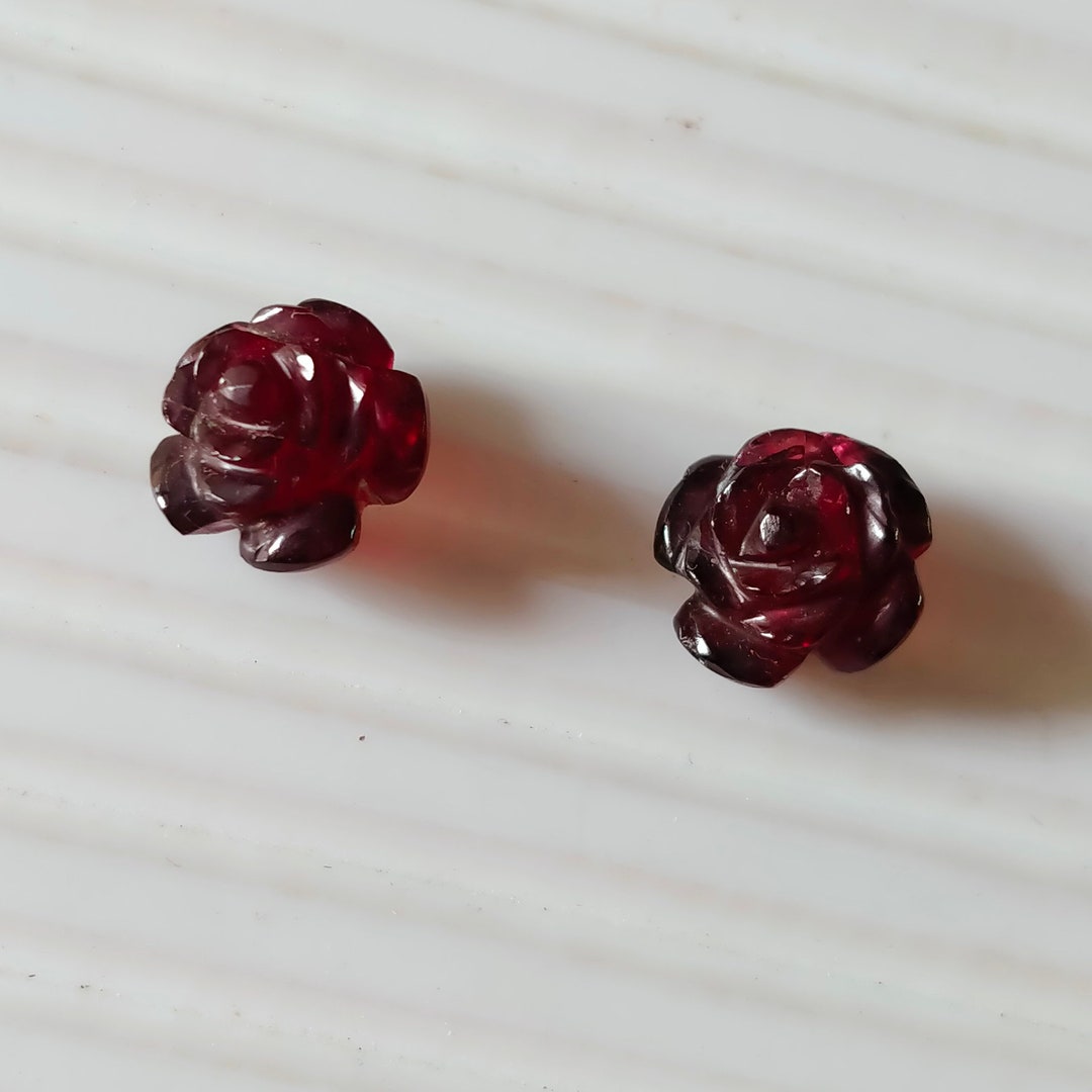 Flor de rosa roja tallada en granate, flor tallada en piedra preciosa ...