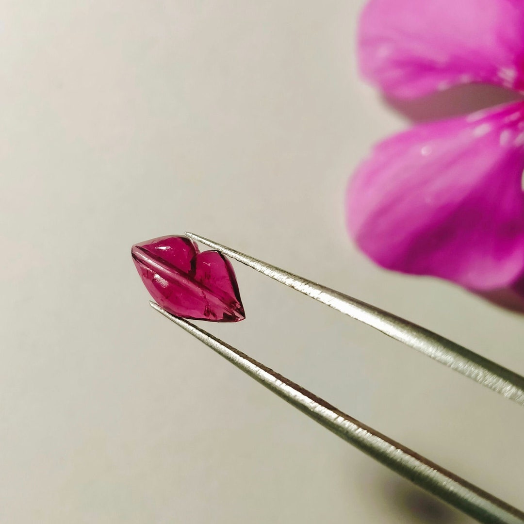 Rare Lips Shape Gemstone, Red Garnet Lip Shape, Smooth Garnet Lips ...