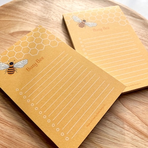 Busy Bee Notepad | Bee Honeycomb List Taking Notes Illustration Yellow ...