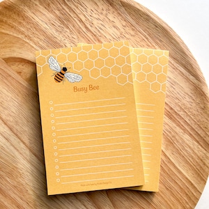 Busy Bee Notepad | Bee Honeycomb List Taking Notes Illustration Yellow ...